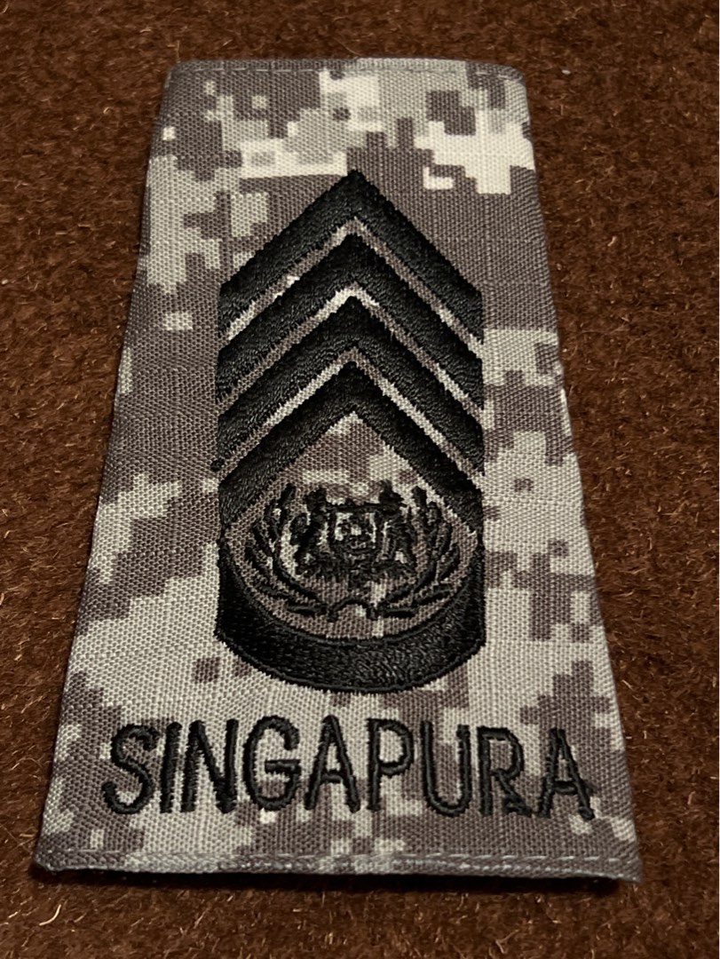 DIS CWO rank epaulette no4, Hobbies & Toys, Memorabilia & Collectibles ...