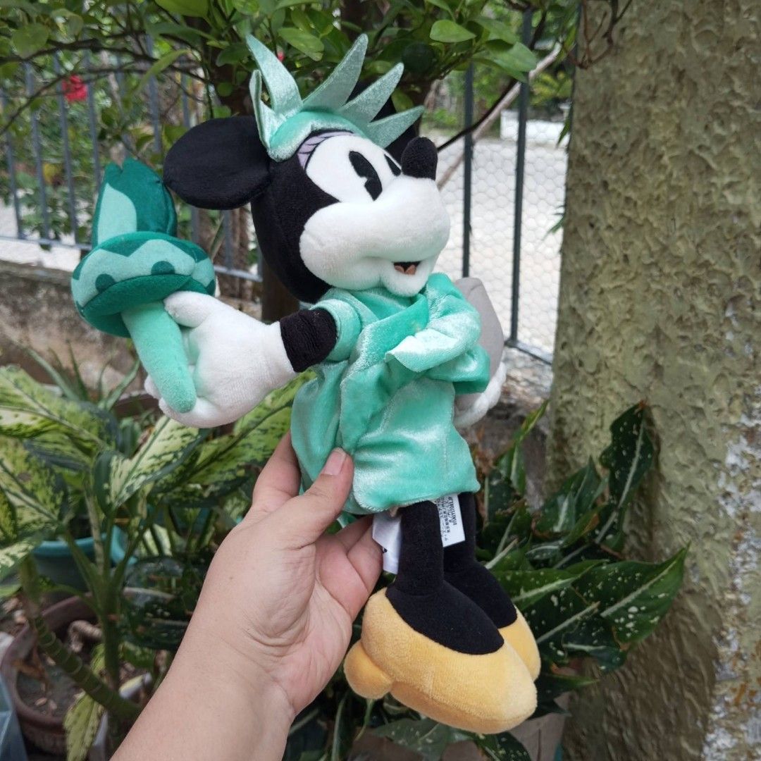 DISNEY Minnie Mouse Statue Lady Liberty New York Plush Toy, Hobbies ...