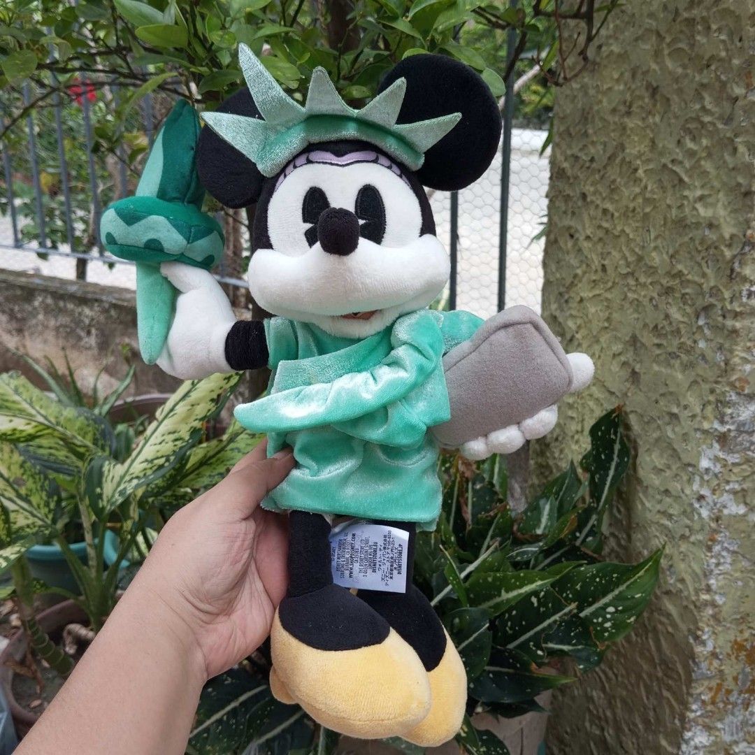 DISNEY Minnie Mouse Statue Lady Liberty New York Plush Toy, Hobbies ...
