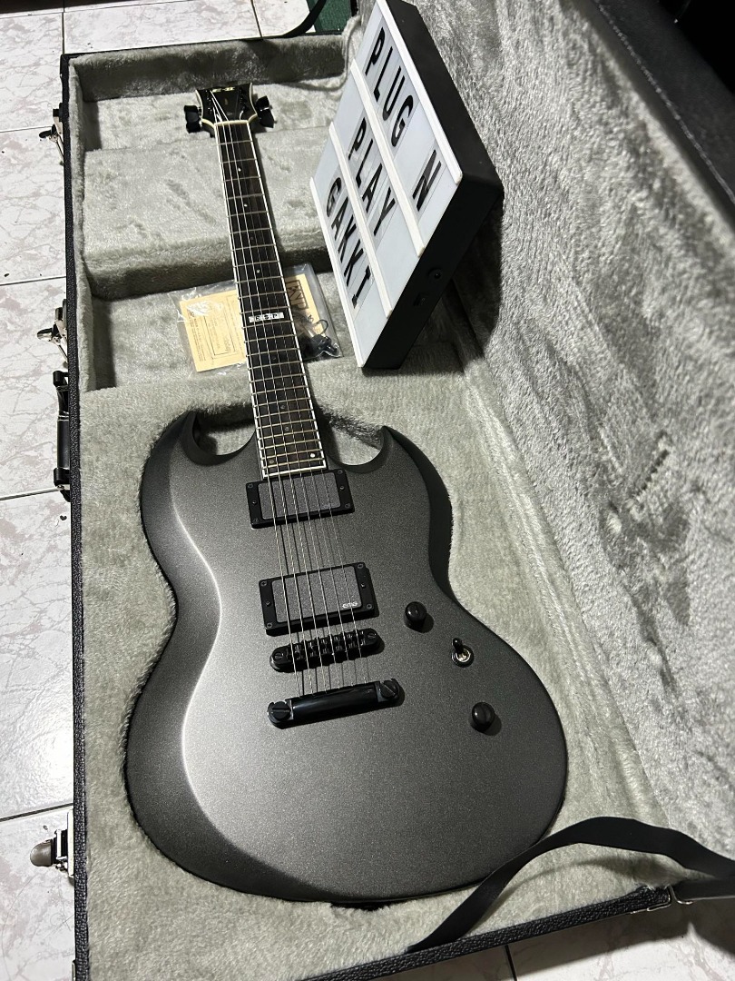 ESP EII VIPER MATTE BLACK, Hobbies & Toys, Music & Media, Musical ...