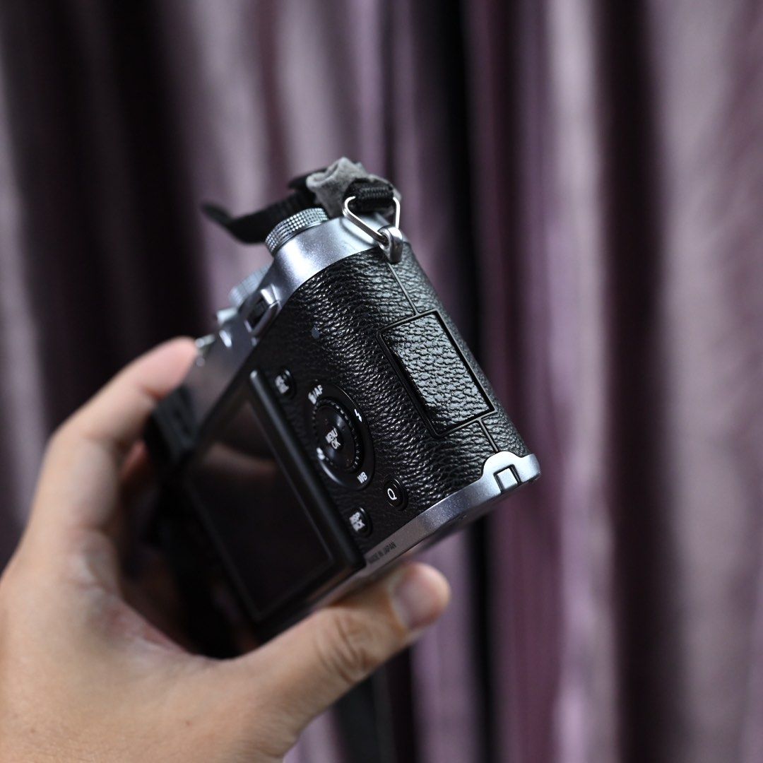 Fujifilm X100S Digital Camera (SC4K), Photography, Cameras on Carousell
