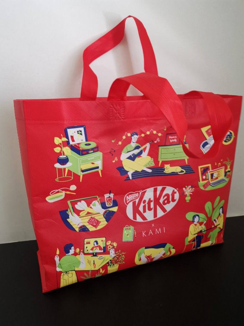 Kit Kat x Kami recyclable bag plus Kit Kat x Disney green bowl, Hobbies ...