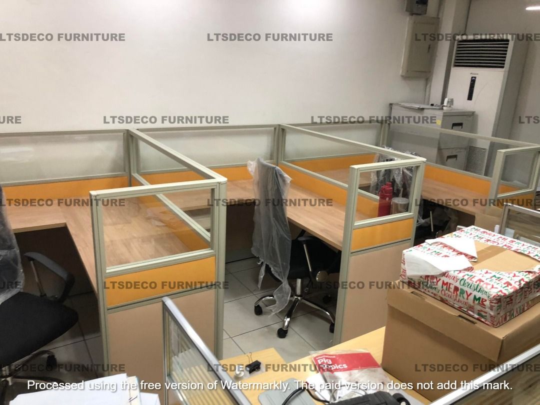 LAMINATED WORKSTATION CUBICLE WITH GLASS PANEL | OFFICE PARTITION ...