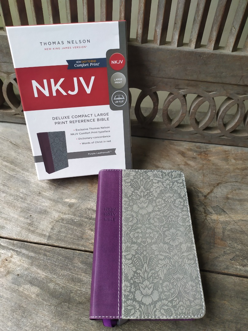 NKJV Thomas Nelson Deluxe Compact Large Print Reference Bible Purple ...