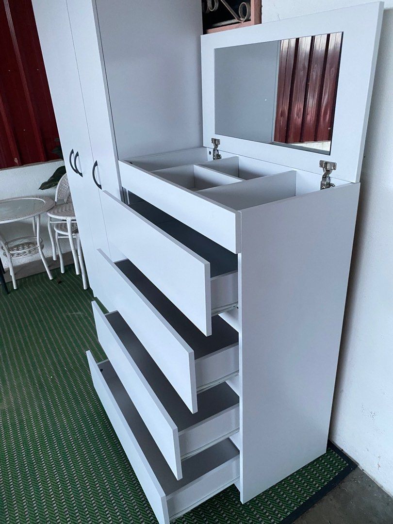 Set Almari & Drawer Cermin, Furniture & Home Living, Furniture, Shelves ...