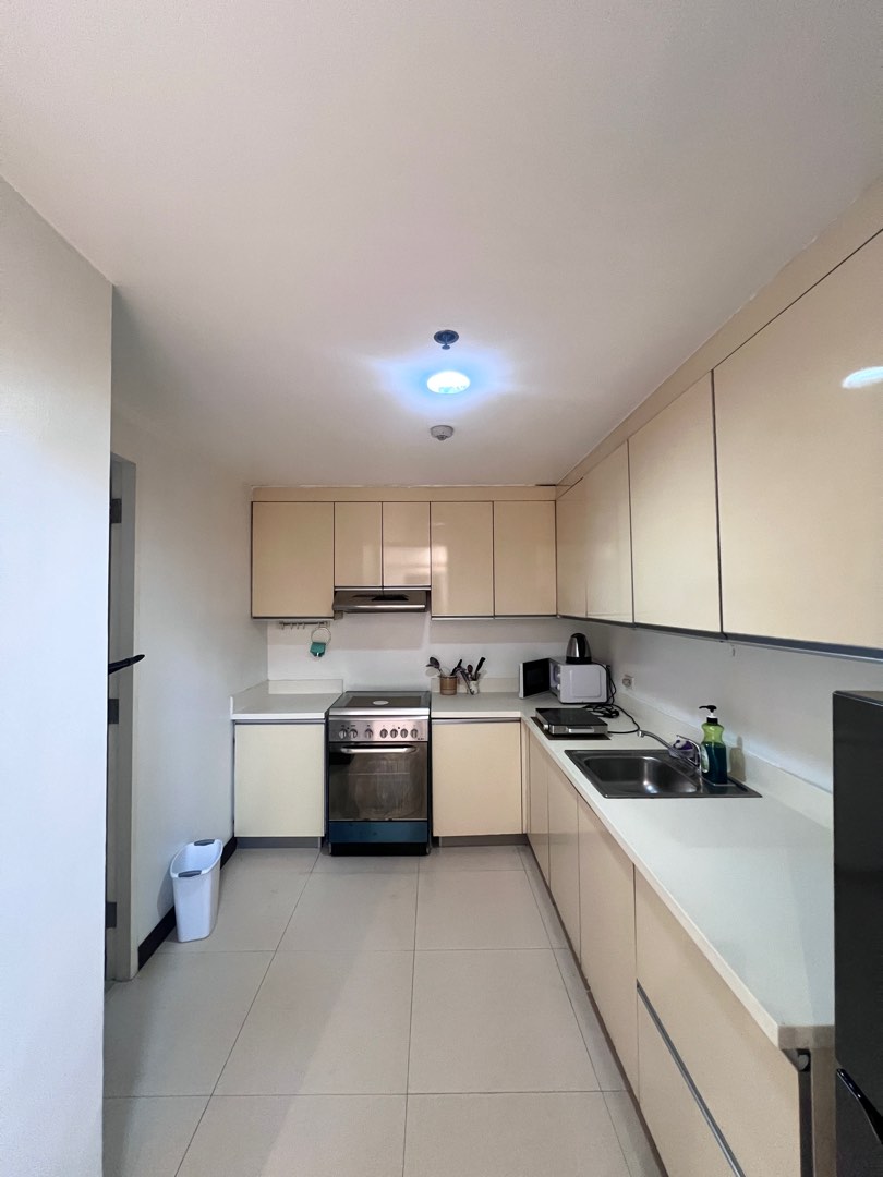 Spacious 3Bedroom located at Infinity Towers BGC Taguig near SM aura ...