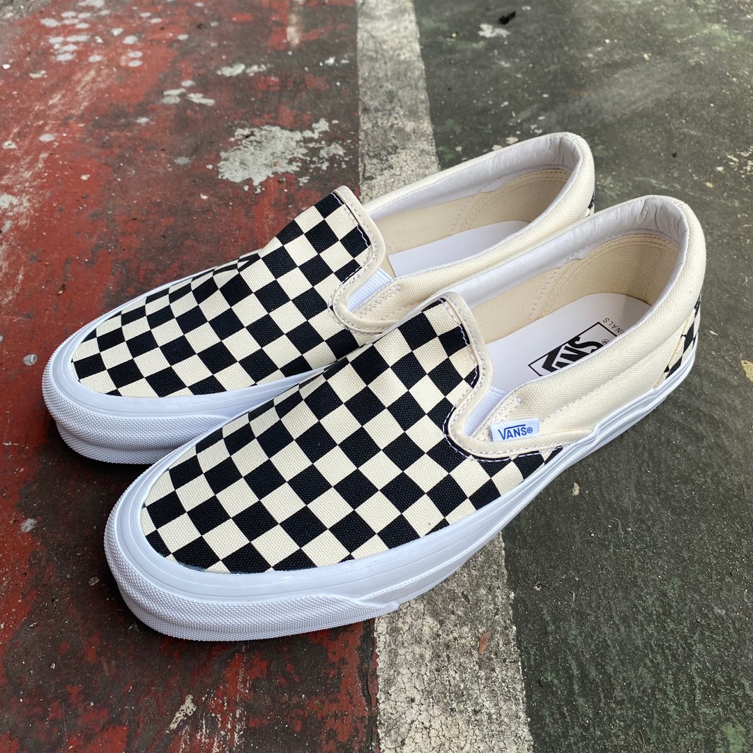 Vans vault slip on OG checkerboard, Fesyen Pria, Sepatu , Sneakers di ...