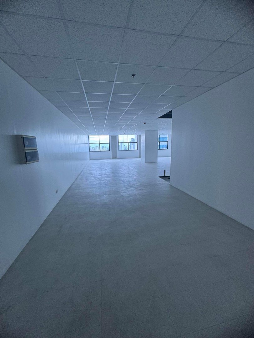 203 sqm Fitted Office Space in AIC Burgundy Tower, Ortigas Pasig City ...
