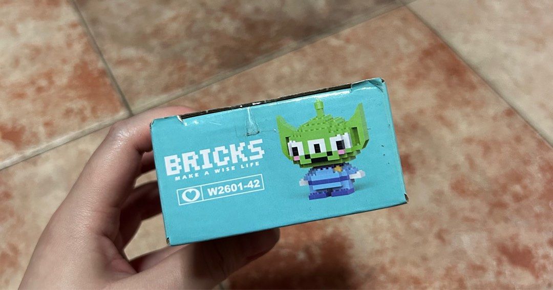 Alien bricks, Hobbies & Toys, Toys & Games on Carousell