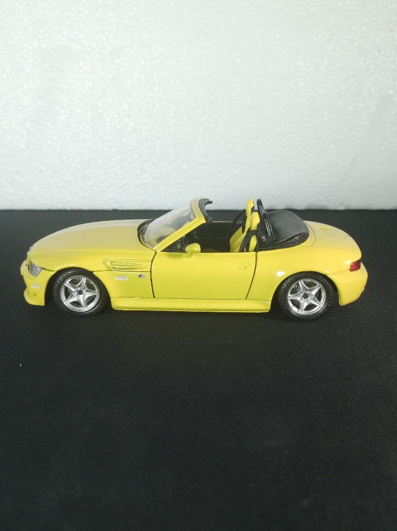 BBurago 1/24 - BMW Z3 M-Roadster - Yellow/Black - Vintage 1996 - Scale ...