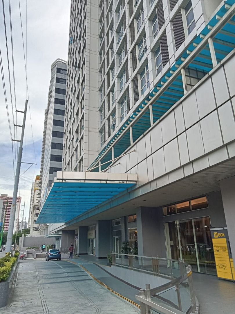 Prime Ground Floor Commercial Space For Lease At The Linear Makati ...