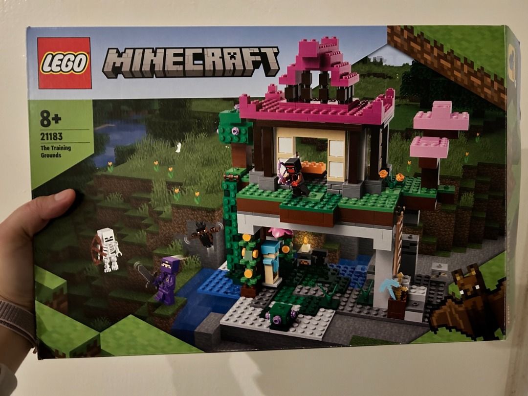 21183 Lego 21183 The Training Grounds – Since When Has Minecraft Had