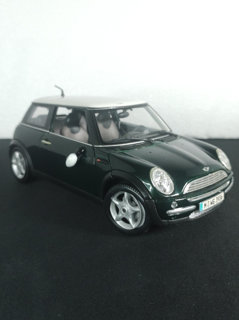 Maisto 1/18 - MINI COOPER - Green/White - Scale Model Car 31619 ...