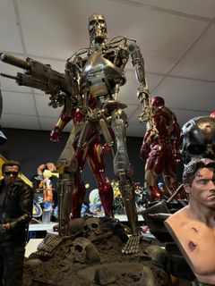Terminator T-800 Life Size Bust 1:1 Scale by Sideshow, Hobbies & Toys ...