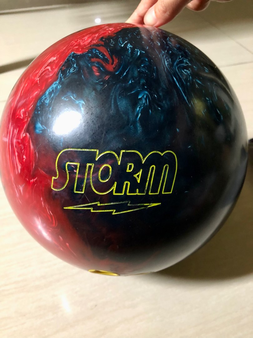 Storm Big Hit Bowling Ball, Olah Raga, Perlengkapan Olahraga Lainnya di ...