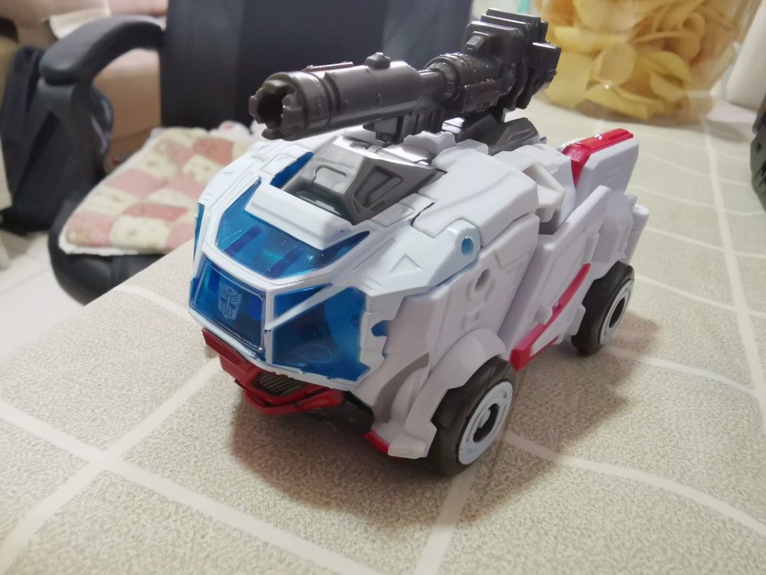 Transformers Studio Series ss82 Ratchet, Hobbies & Toys, Toys & Games ...