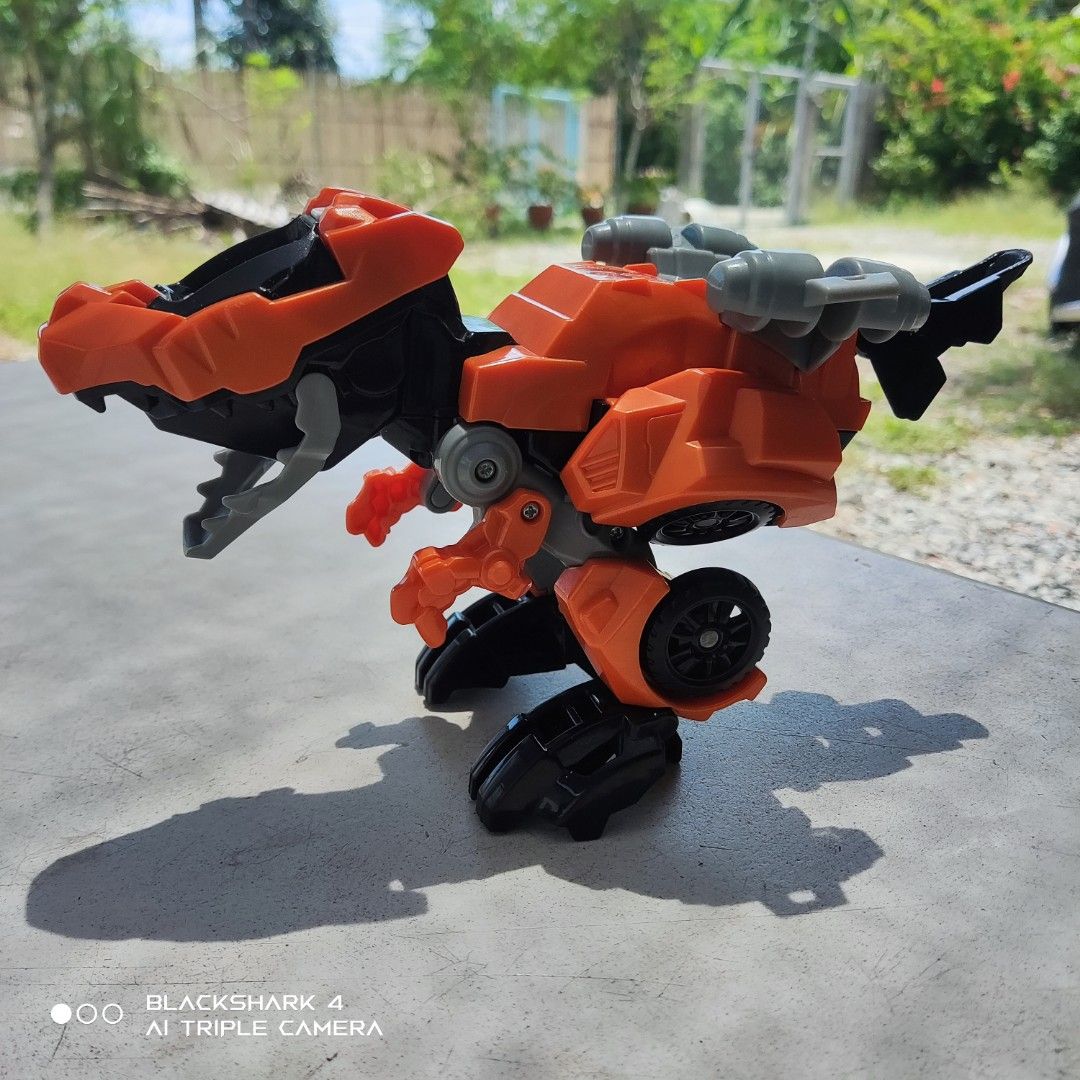 VTech Switch & Go T-Rex Race Car Easy to Transform with Light Effects ...