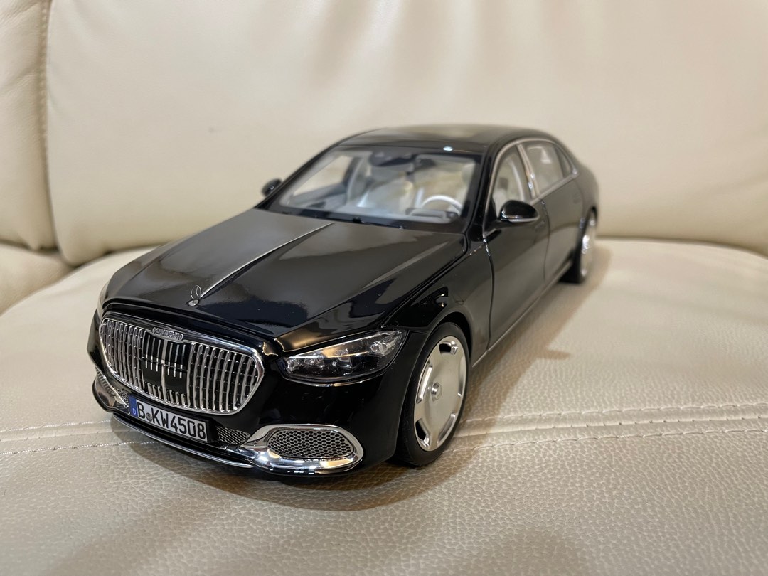 1/18 Mercedes Maybach, Hobbies & Toys, Toys & Games on Carousell