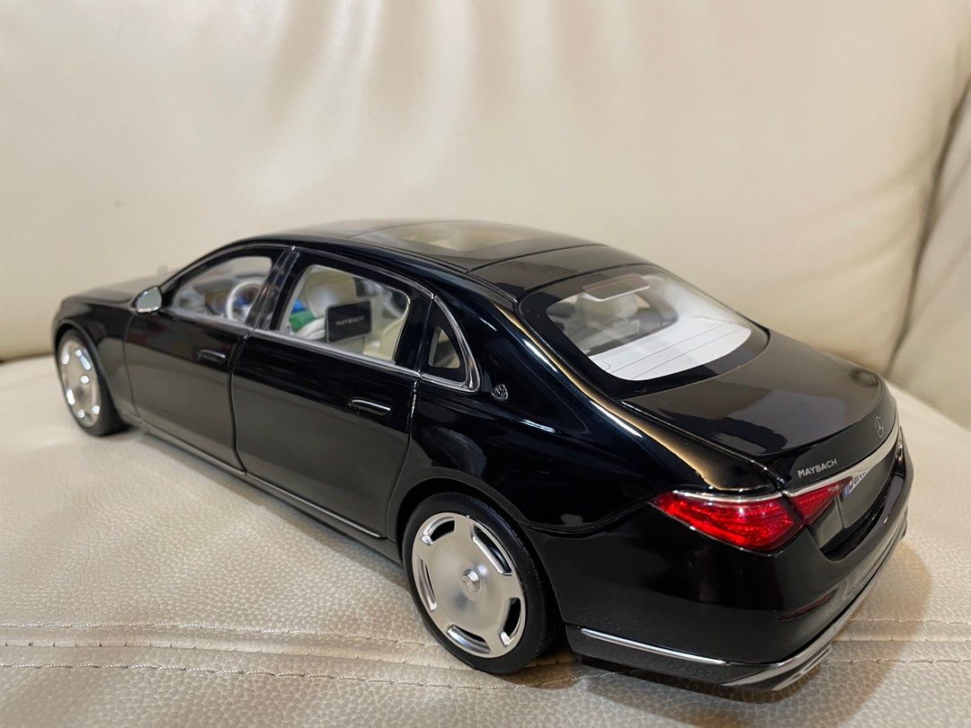 1/18 Mercedes Maybach, Hobbies & Toys, Toys & Games on Carousell
