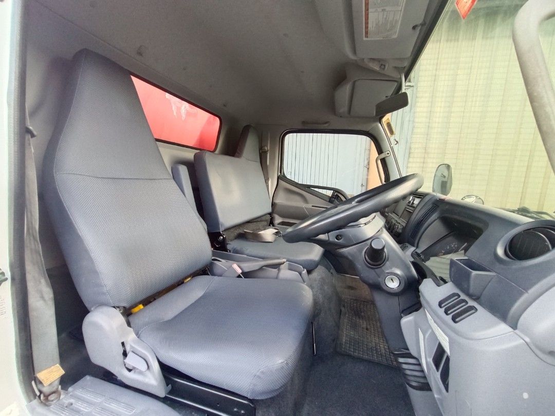 14ft Box Truck Mitsubishi Fuso Canter Lorry Rental, Cars, Commercial ...