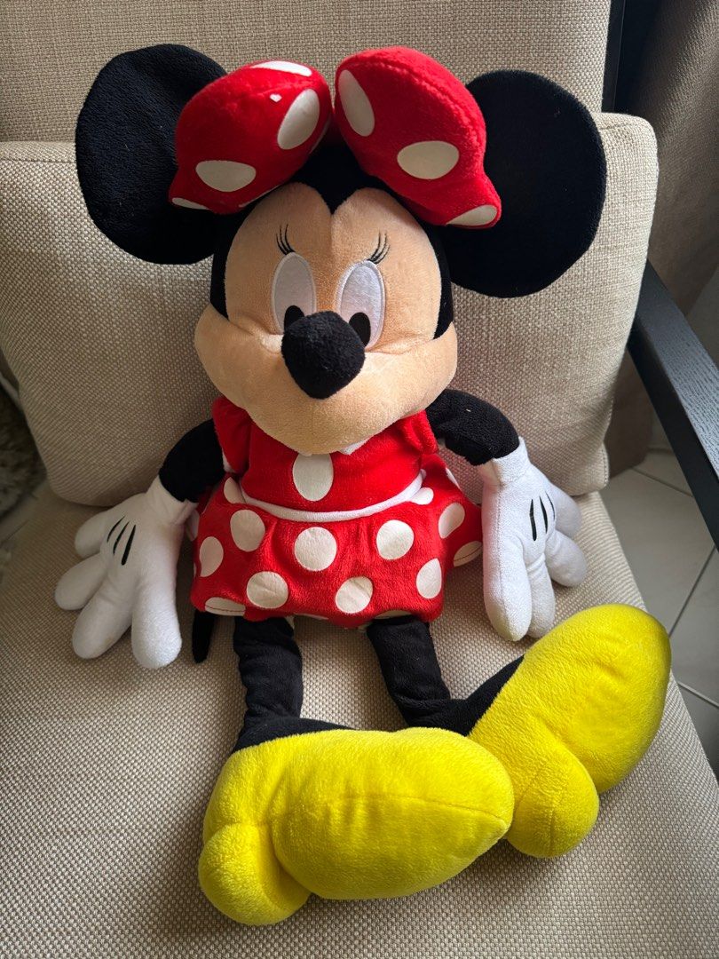 65cm tall Original Minnie Mouse Plushie, Hobbies & Toys, Toys & Games ...