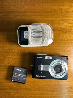 EXILIM HS EX ZR1500 CAMERA, Photography, Cameras on Carousell