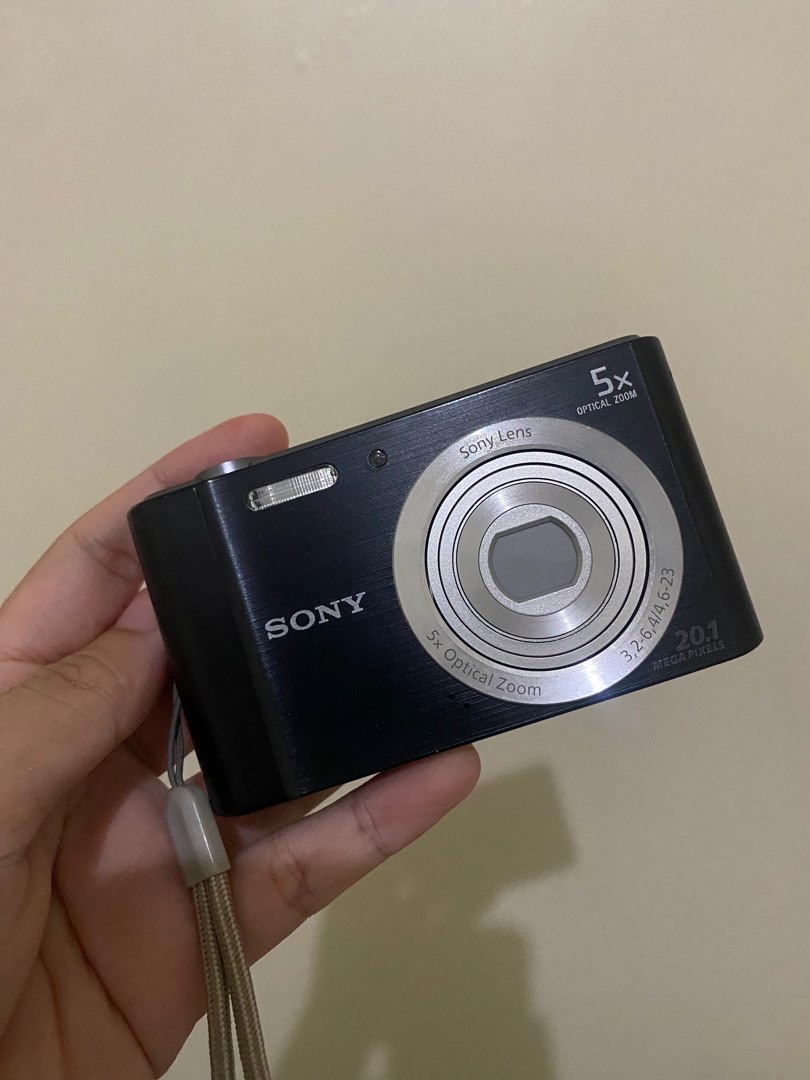 Digicam Sony DSC-W800 (20.1 megapixels), Photography, Cameras on Carousell