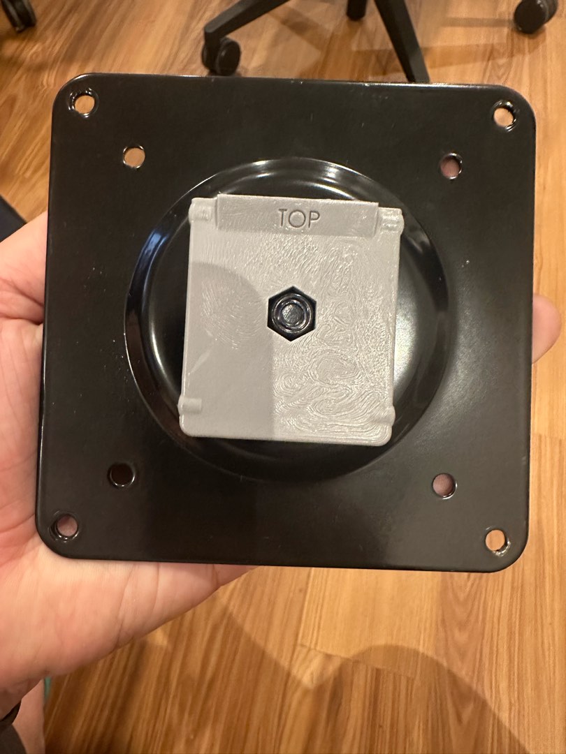 Humanscale vesa plate - attached to monitor and monitor arm, Computers ...