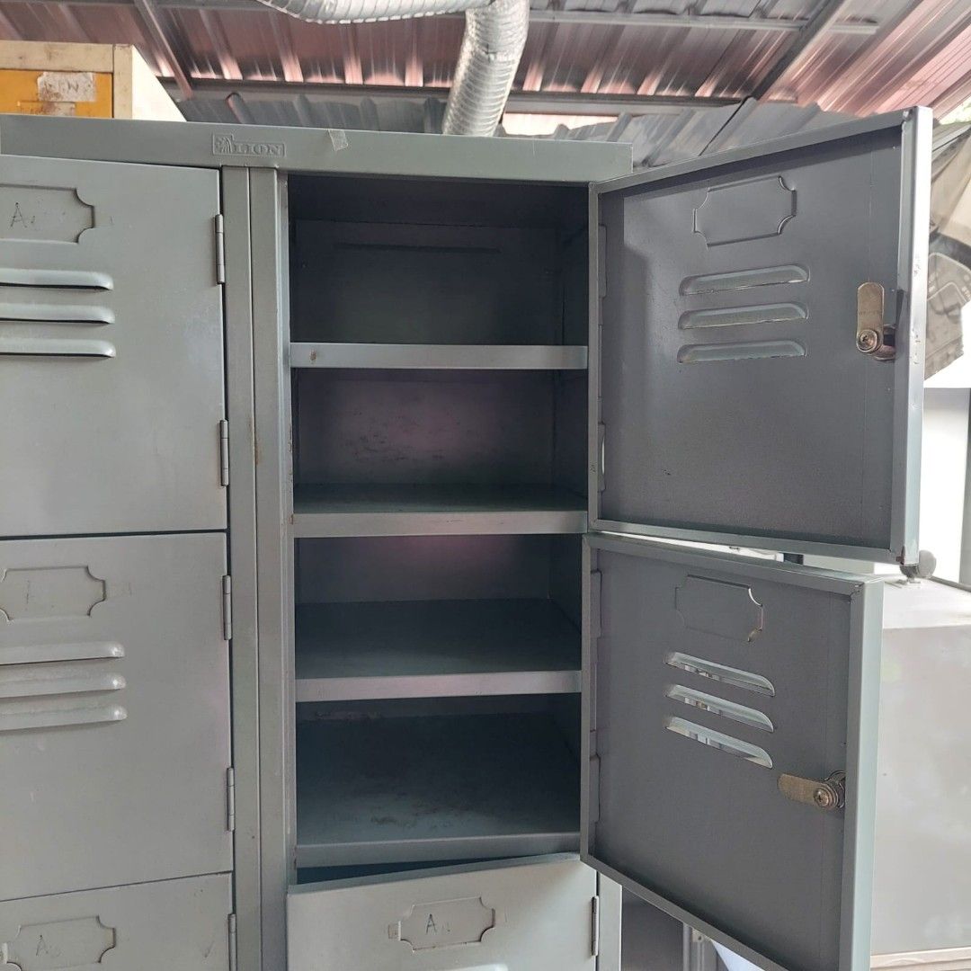 lemari locker 10 pintu, Barang Yang Dicari di Carousell