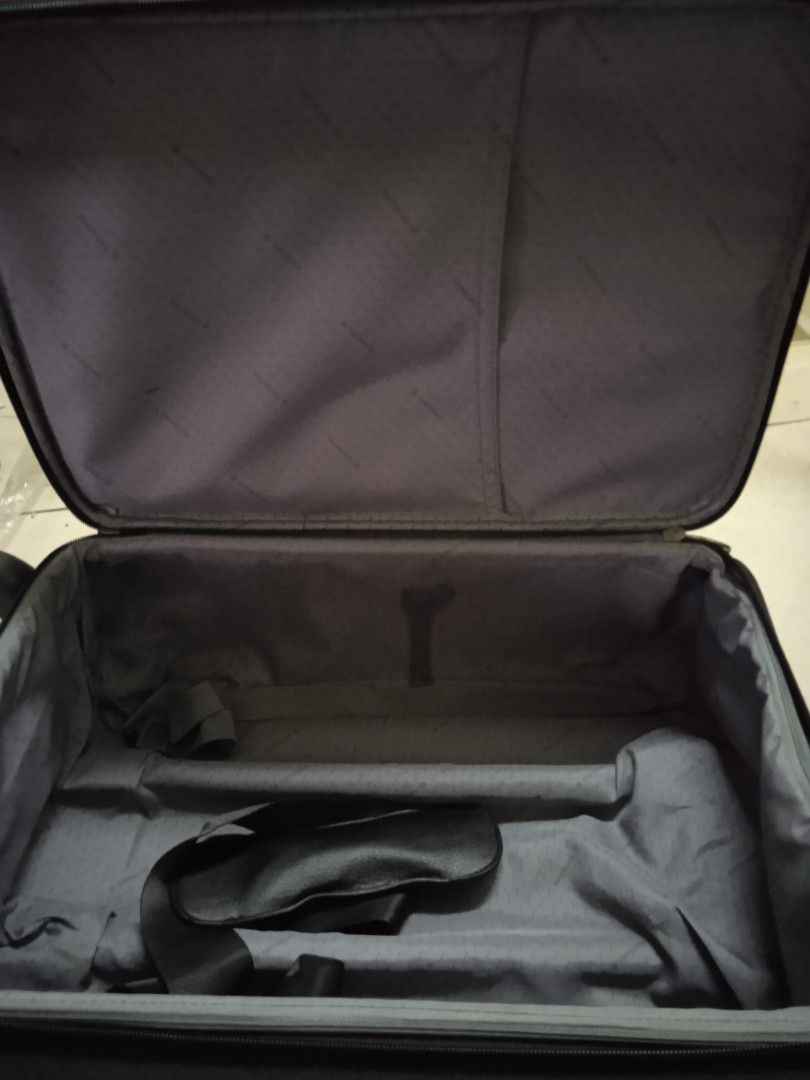 Samsonite Luggage Trolley Bag, Men's Fashion, Bags, Briefcases on Carousell