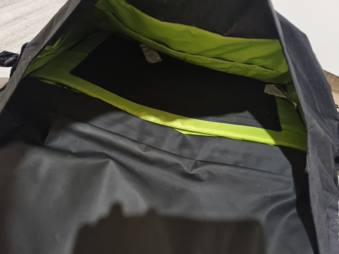 Tas Laptop Timbuk2 Especial Stash Messenger Bag, Barang Mewah, Tas ...
