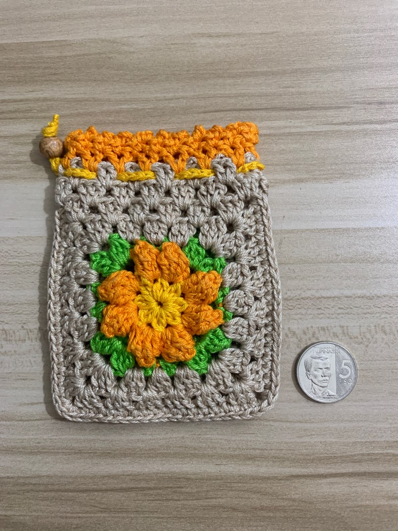 Crocheted flower pouch (Orange and Beige), Women's Fashion, Bags ...