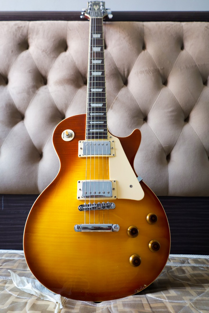 FOR SALE: JAY TURSER (JT-220) SUNBURST GUITAR, Hobbies & Toys, Music ...