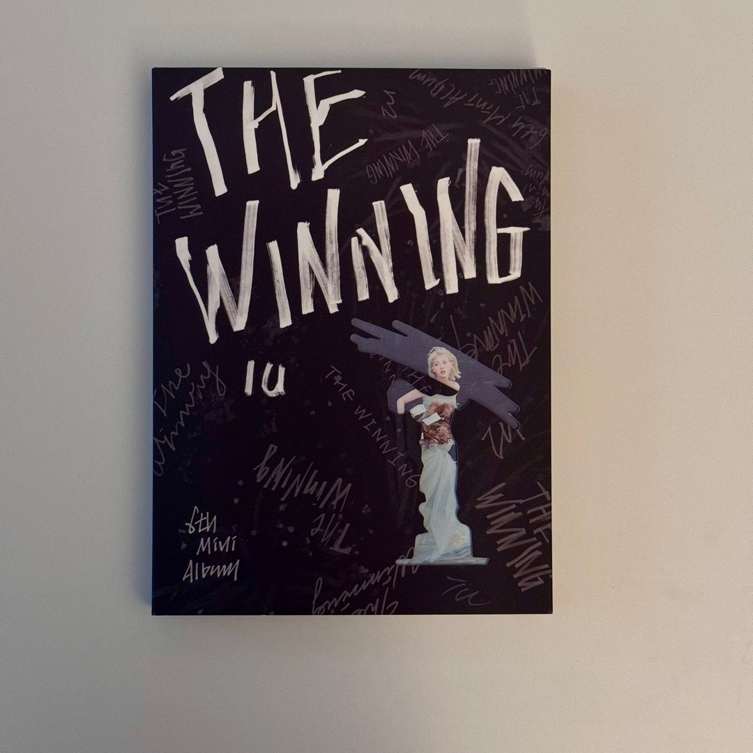 IU 李知恩 第六張迷你專輯 THE WINNING - U Win版 （藍色）, 書籍、休閒與玩具, 樂器、音樂相關, CD、DVD在旋轉拍賣