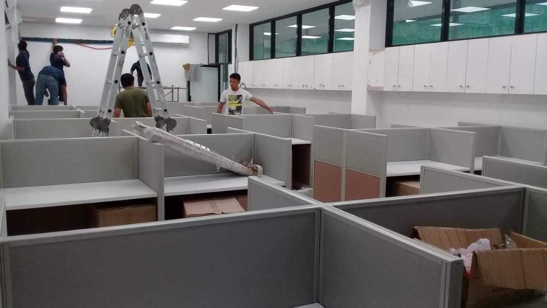 MODULAR WORKSTATION / Partition office table/ Cubicle office table, Furniture & Home Living ...