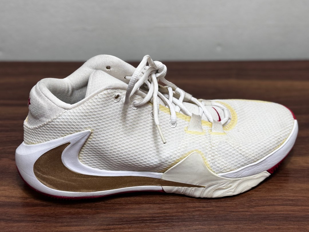 NIKE Freak 1 “Roses”, Men's Fashion, Footwear, Sneakers on Carousell