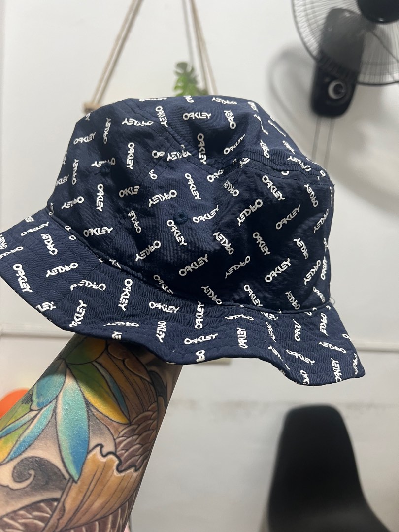 Oakley Bucket hat, Men's Fashion, Watches & Accessories, Caps & Hats on ...