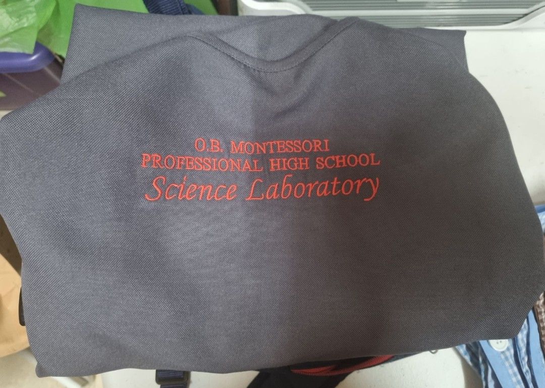 OB MONTESSORI HS Science Lab Gown, Men's Fashion, Coats, Jackets and ...