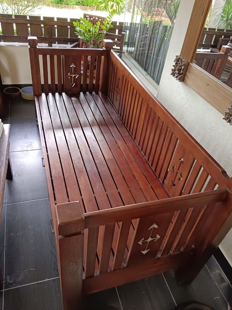 Preloved Solid Genuine Teak Jati Daybed 3 seater Sofa 195 x 77 cm with 3 drawers Excellent condition as seldom used