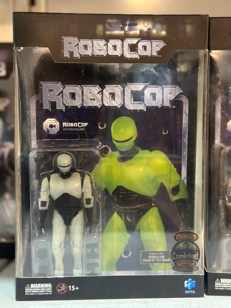 RoboCop (Glow-in-the-Dark) 1:18 Scale Limited Edition PX Previews ...