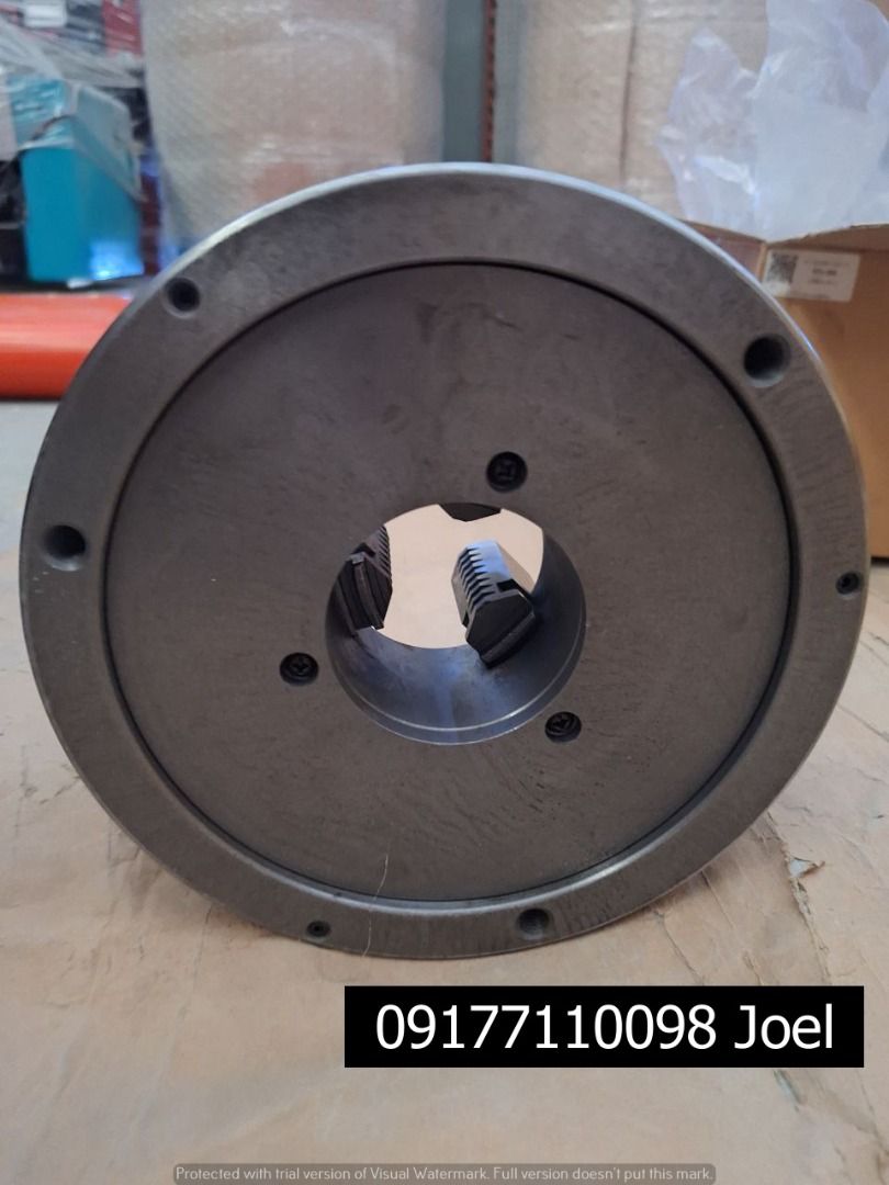 SHOWA UNIVERSAL LATHE CHUCK, Commercial & Industrial, Industrial ...