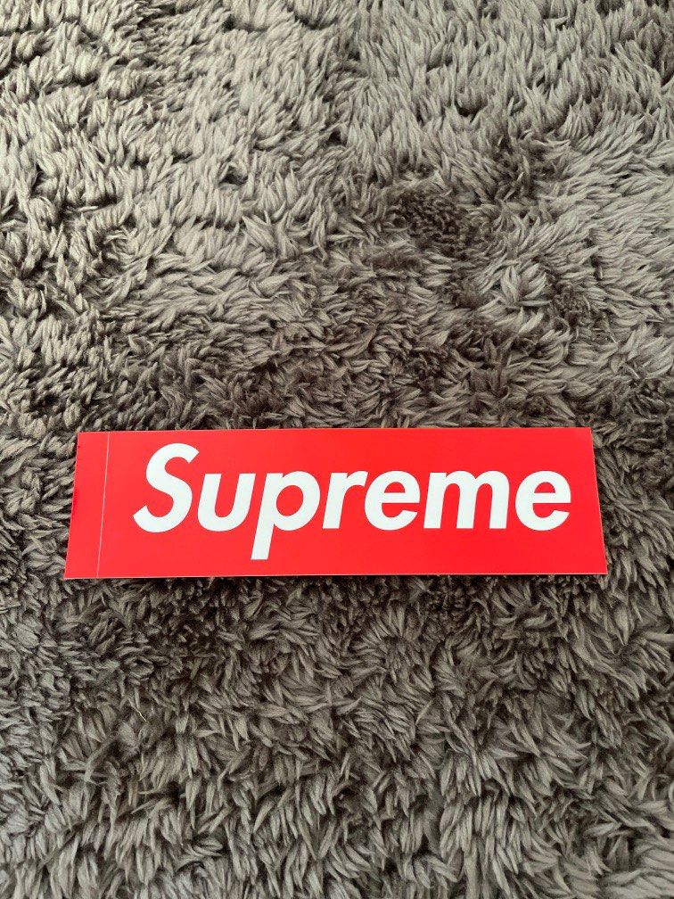 Sticker Supreme logo box, Fesyen Pria, Aksesoris, Lainnya di Carousell