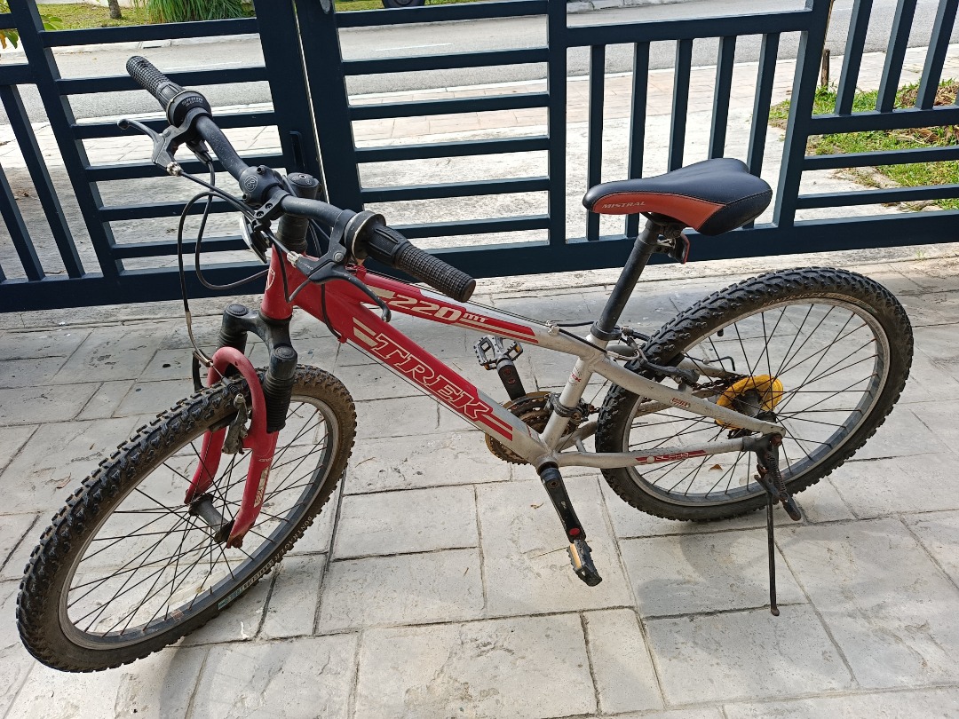 Trek MT 220 | Mountain Bike | Basikal, Sports Equipment, Bicycles ...
