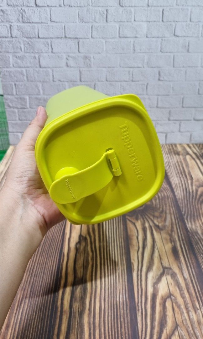 Tupperware slim line 2L, Kitchen & Appliances di Carousell