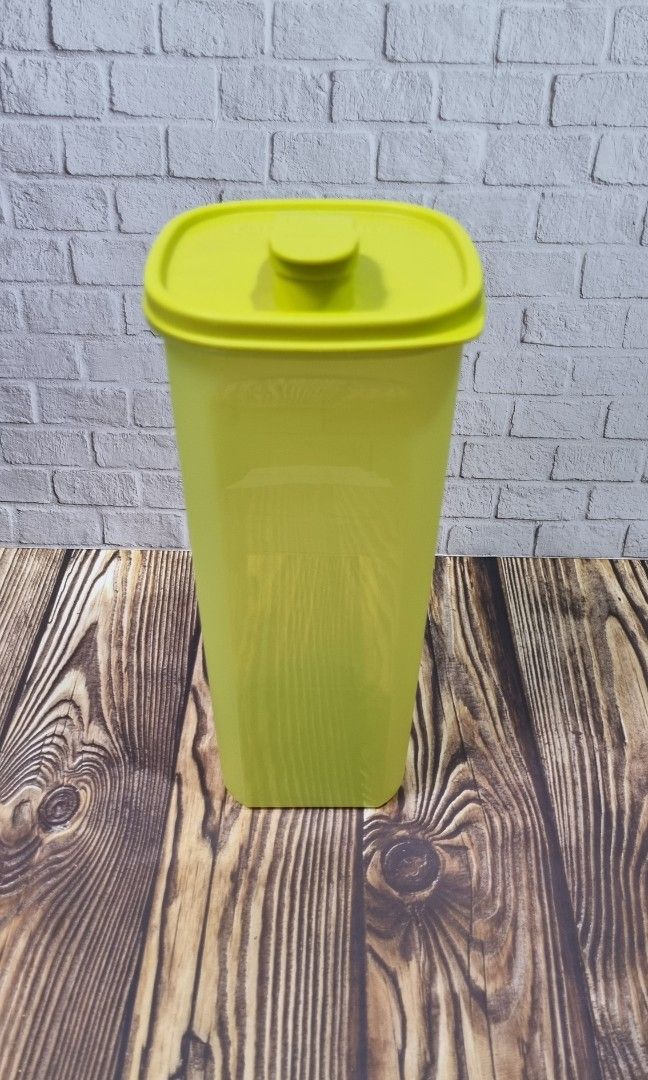 Tupperware slim line 2L, Kitchen & Appliances di Carousell