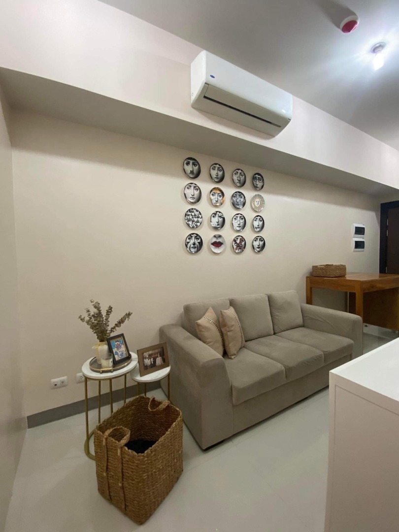 UPTOWN PARKSUITES TOWER 2 - 1BR UNIT FOR SALE IN BGC, Property, For ...