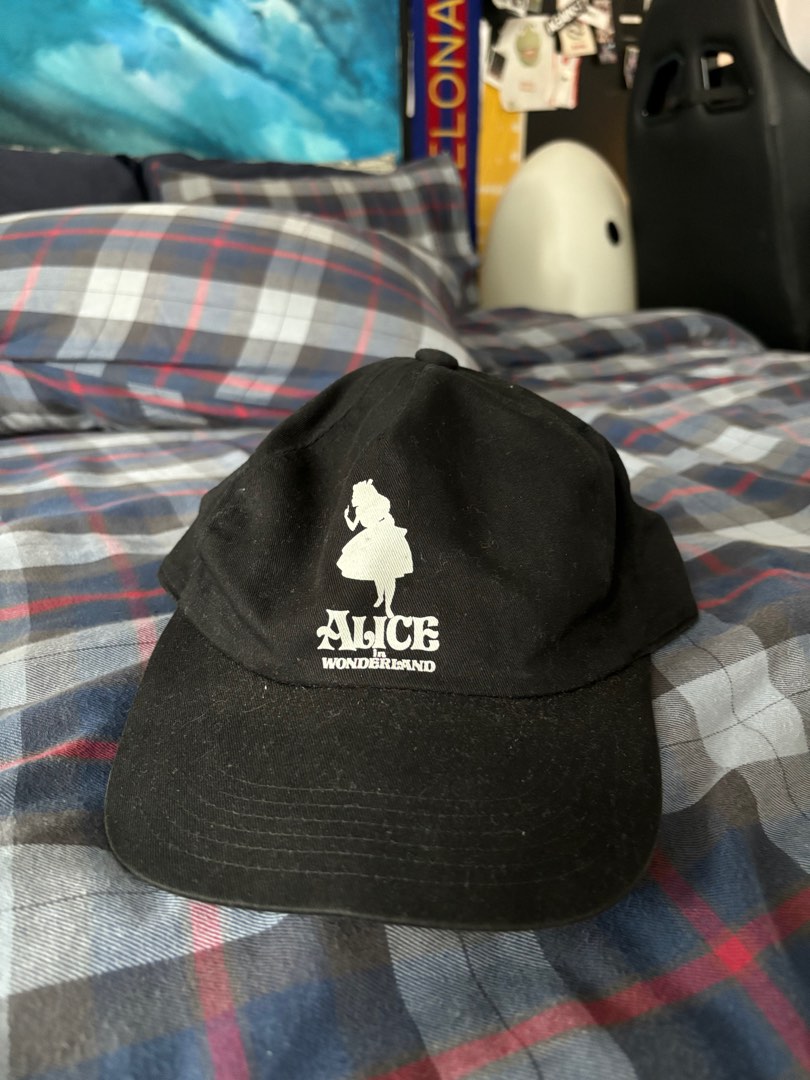 VINTAGE DISNEY Alice In Wonderland Cap, Men's Fashion, Watches ...