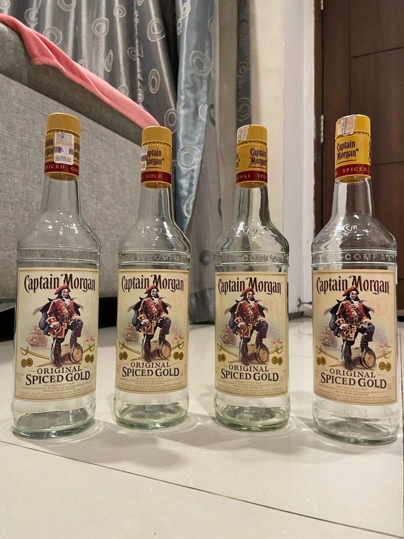 Botol bekas miras merk Captain Morgan, Toys & Collectibles, Lainnya di ...