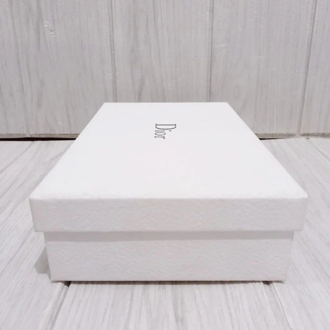 box dior wallet authentic / kotak dior asli, Serba Serbi, Others di ...