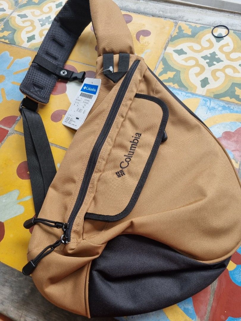 Columbia sling bag, Fesyen Pria, Tas & Dompet , Tas Selempang di Carousell